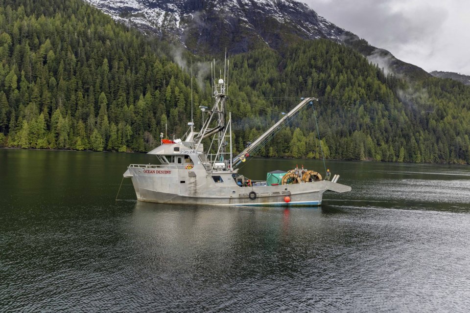 Subsea fibre optic cable laying begins in the Strait of Georgia ...